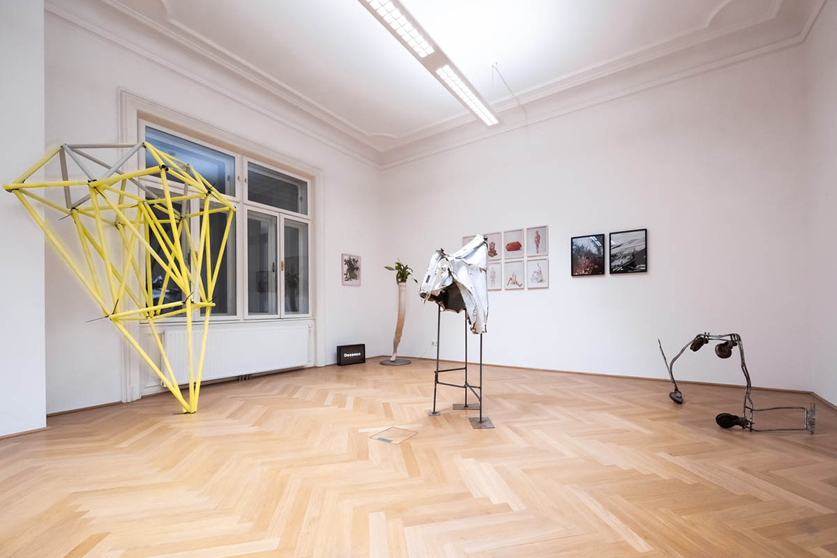 Les Nouveaux Riches Magazine – THE GROUPSHOW