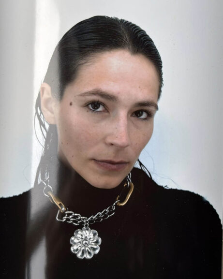 Les Nouveaux Riches Magazine – Interview with Chloë Reners