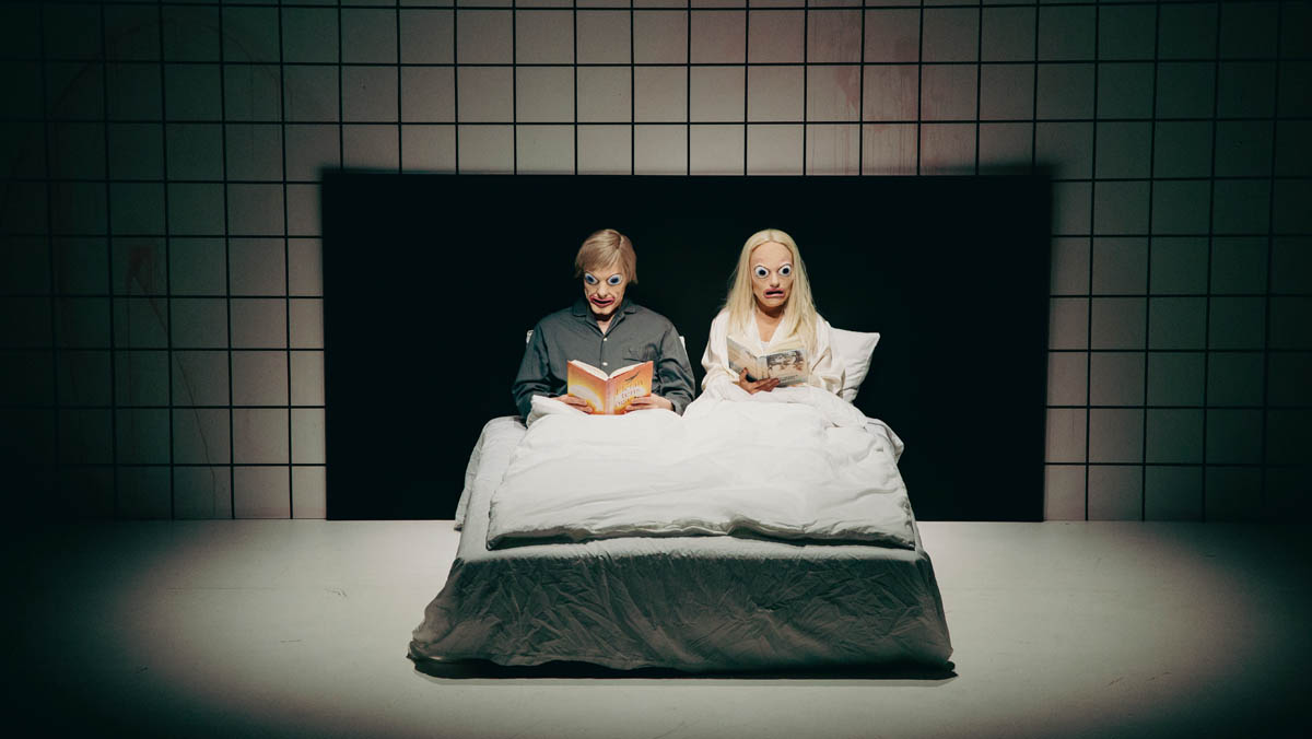 Les Nouveaux Riches Magazine – Interview with Beth Frey